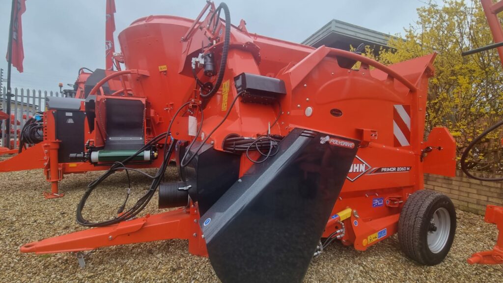 KUHN PRIMOR 2060M STRAW BLOWER / FEEDER (NEW) KN2212 For SaleJohnston ...