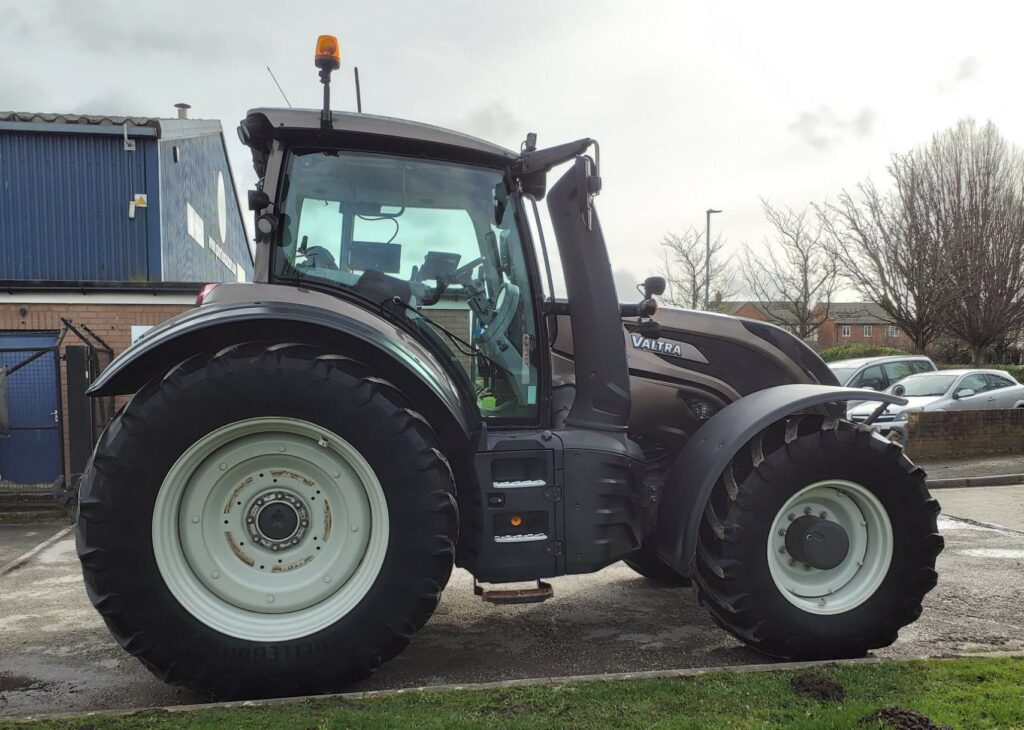 VALTRA T254 V TRACTOR (2021) K3K39FL For SaleJohnston Tractors