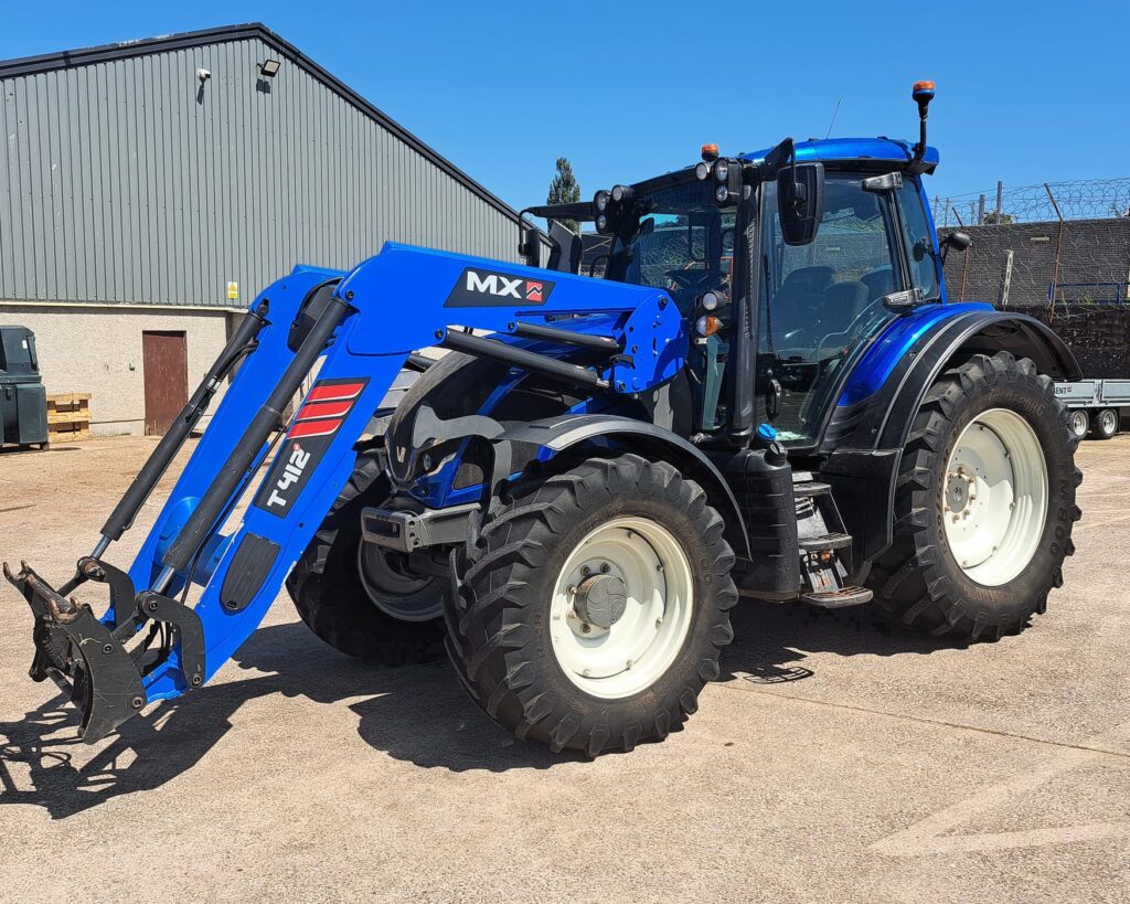 VALTRA N175 A TRACTOR AND MX LOADER (2022) J5D27HO For SaleJohnston ...